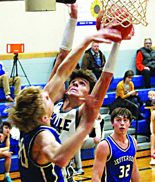 Valle sinks 31 3s last week – Ste. Genevieve Herald
